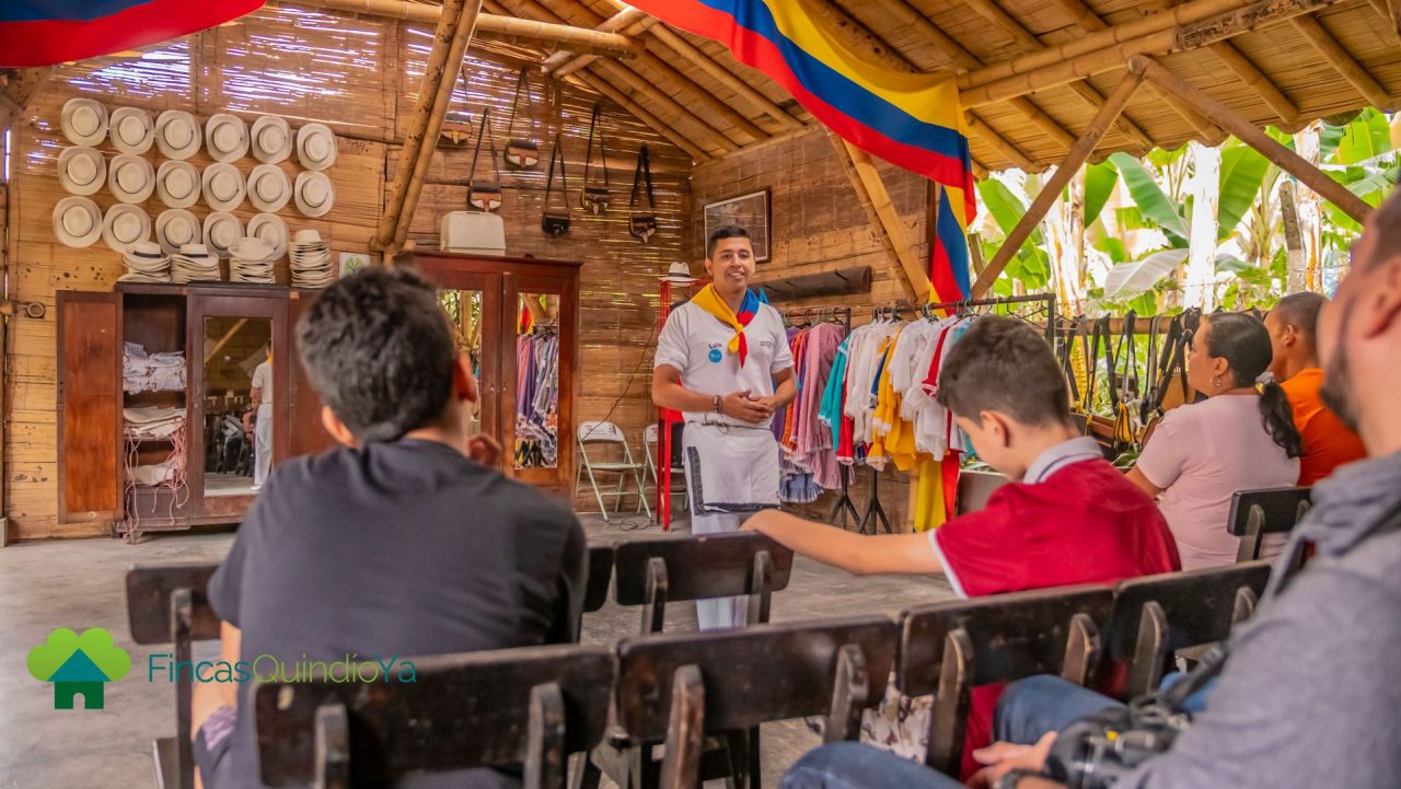 Recuca, Quindío, Ríase Mientras Descubre la Cultura Paisa